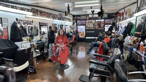 DIAMOND CUTS BARBER SHOP - Updated December 2025 - 126 Photos & 56 ...