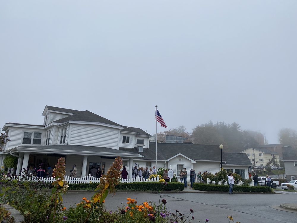 DAN’L BOONE INN - 204 Photos & 270 Reviews - 130 Hardin St, Boone ...