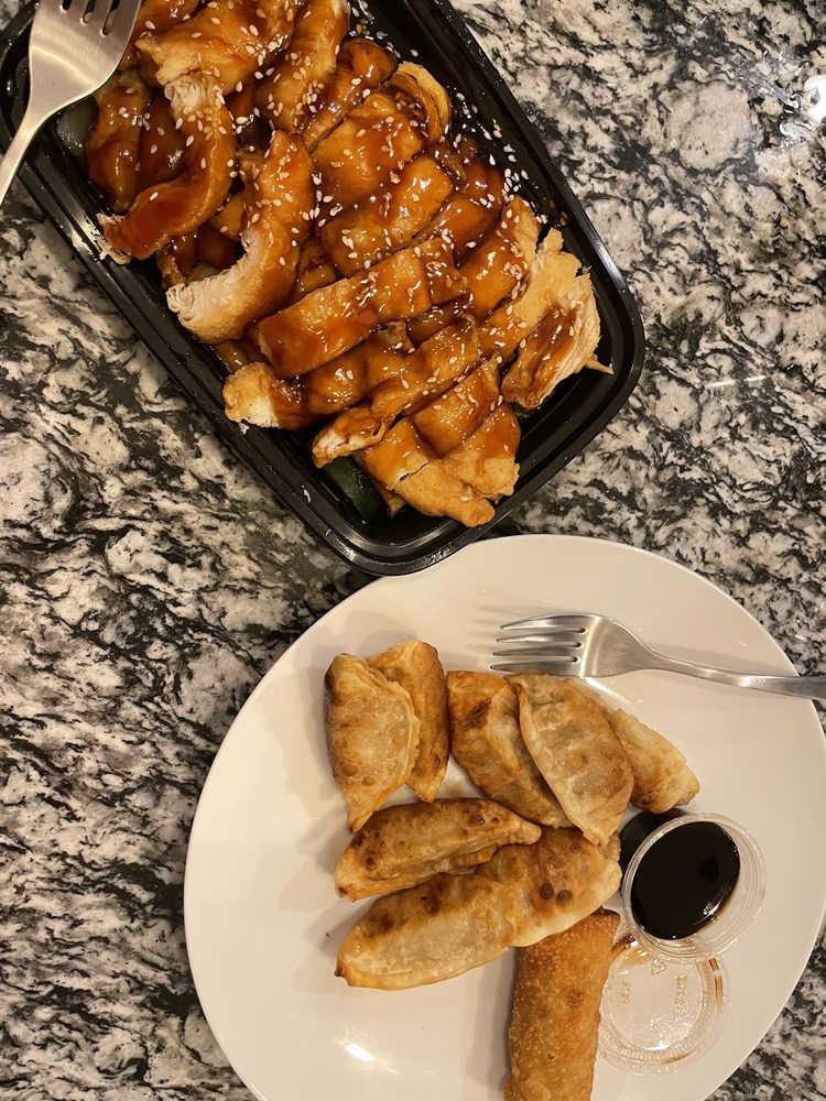 Z’S WOK - Updated July 2024 - 38 Photos & 113 Reviews - 2560 King ...