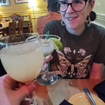 CHEZ ZEE AMERICAN BISTRO - Updated June 2024 - 796 Photos & 1078 ...