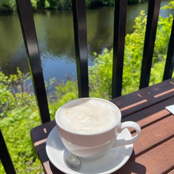 TWO BEES CAFE AND PATISSERIE - Updated January 2025 - 46 Photos & 26 ...