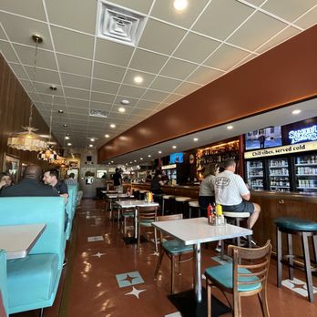 COOK’S BURGER BAR - Updated June 2024 - 82 Photos & 22 Reviews - 1246 ...