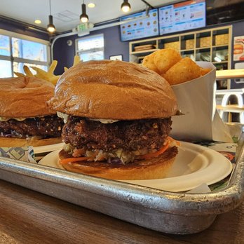 BIRDCALL - Updated June 2025 - 344 Photos & 572 Reviews - 800 E 26th ...