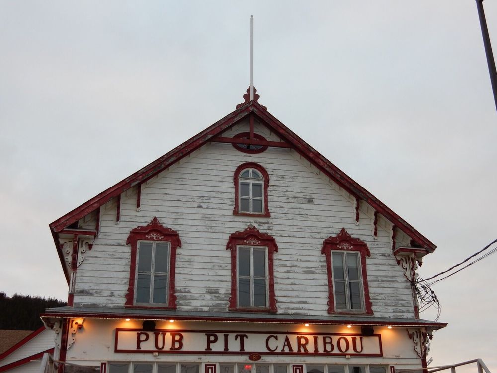PUB PIT CARIBOU - Updated May 2026 - 15 Photos - 155 Route 132 O, Percé ...
