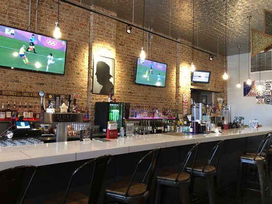 DISTRICT TABLE AND TAP - 23 Photos - 226 West Norfolk Ave, Norfolk, NE ...