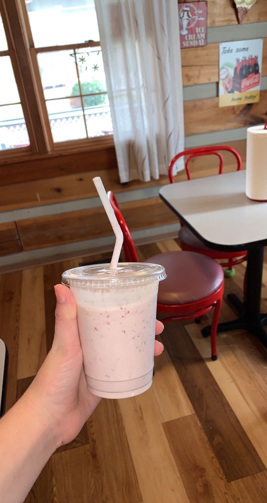 CUSTARD CABIN - 17 Photos & 52 Reviews - 5751 Peavine Rd, Crossville ...