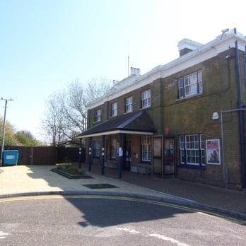 SANDWICH TRAIN STATION - Updated April 2024 - St George's Road ...