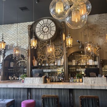 TOM TOM - Updated June 2025 - 1556 Photos & 1158 Reviews - 8932 Santa ...