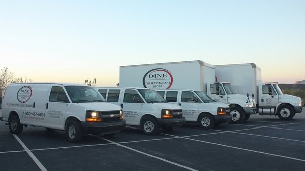 DINE COMPANY - Updated December 2025 - 33 Photos - 3110 Preston Hwy ...