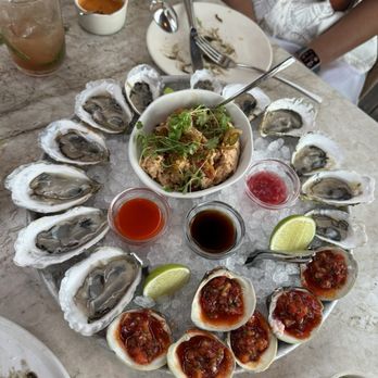 ESTE - Updated July 2025 - 1104 Photos & 342 Reviews - 2113 Manor Rd ...