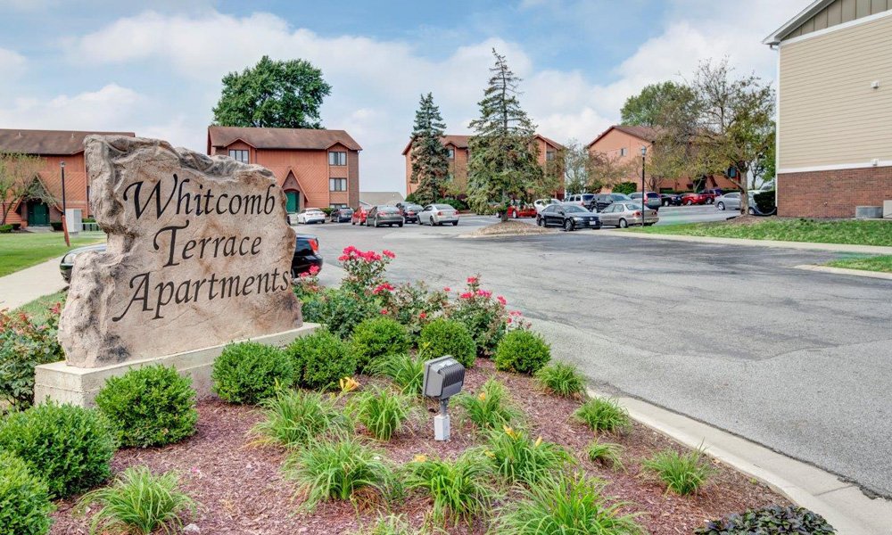 WHITCOMB TERRACE APARTMENTS - 22 Photos - 3944 West 77th Pl ...