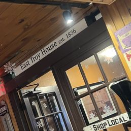 EAST TROY HOUSE - Updated July 2025 - 37 Photos & 40 Reviews - 2093 ...