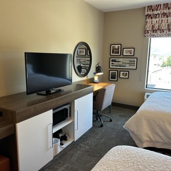 HAMPTON INN & SUITES ROSEBURG - Updated July 2024 - 117 Photos & 50 ...