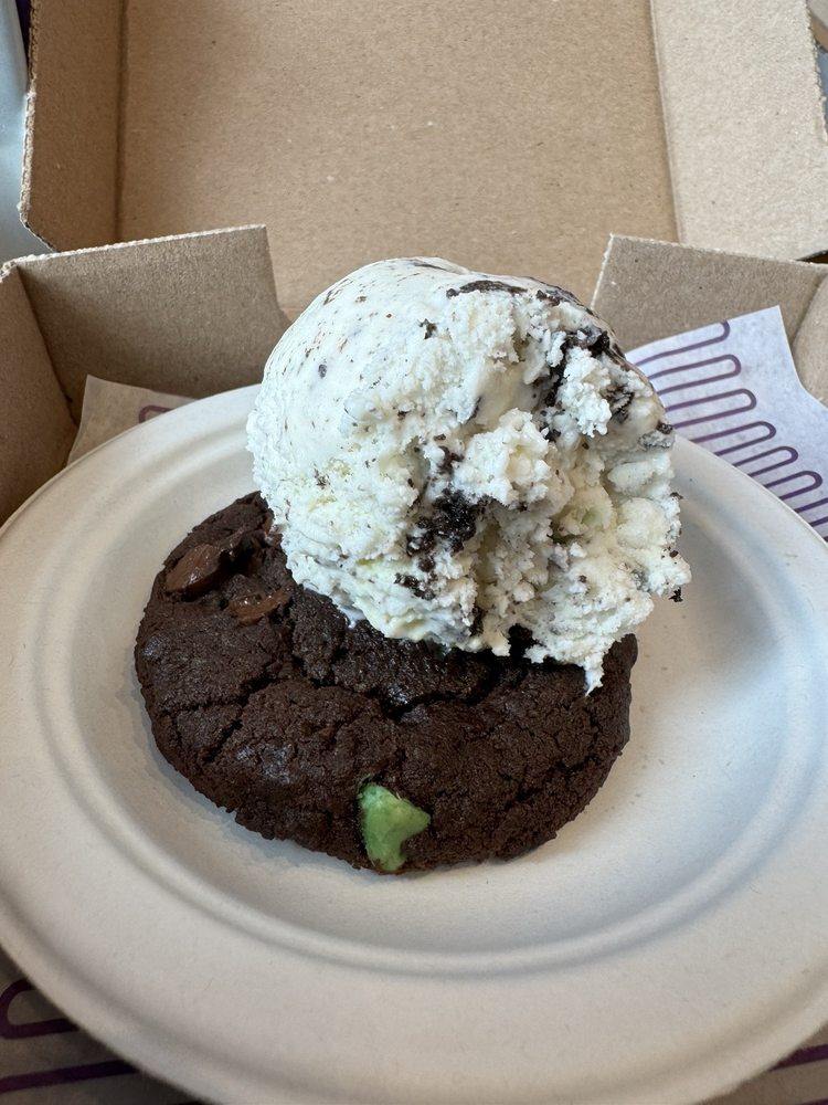 INSOMNIA COOKIES - Updated September 2025 - 34 Photos & 50 Reviews ...