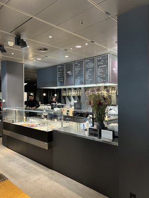 GLOBUS - Updated November 2025 - 81 Photos & 34 Reviews - Rue du Rhône ...