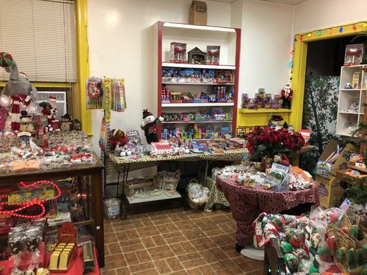 PORT CLINTON PEANUT SHOP - 145 Photos & 24 Reviews - 2100 Center St ...