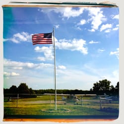 FREEWAY AIRPORT - 12 Photos & 14 Reviews - Flight Instruction - 3900 ...