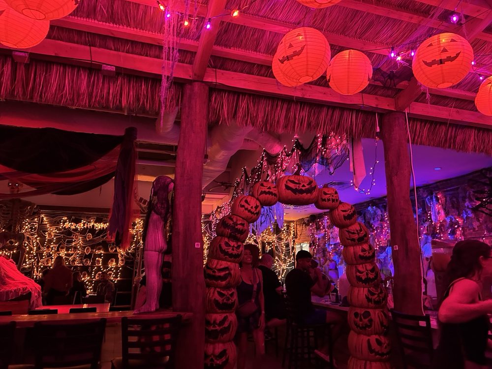 NIGHTMARE BAR - Updated January 2026 - 24 Photos - 1585 Kapiolani Blvd ...