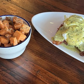 BUBBLY HEN - Updated July 2024 - 70 Photos & 44 Reviews - 7915 Vaughn ...