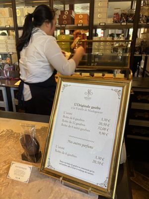 MEERT - Updated December 2025 - 51 Photos & 27 Reviews - 16 rue Elzévir ...