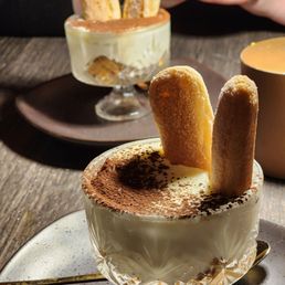 FOUR MONKEYS - Updated December 2025 - 274 Photos & 132 Reviews - 83 ...