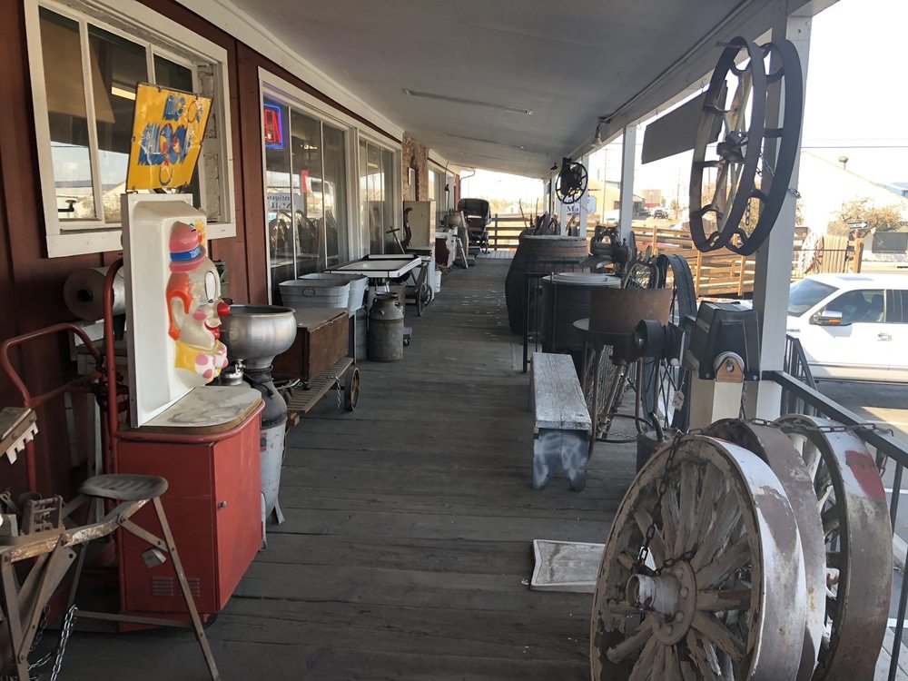 REDMOND FARMER’S CO-OP & ANTIQUE MALL - Updated August 2025 - 12 Photos ...