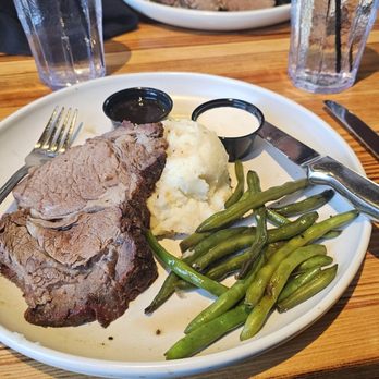 BARNYARD CRAFTHOUSE & EATERY - Updated April 2025 - 372 Photos & 435 ...