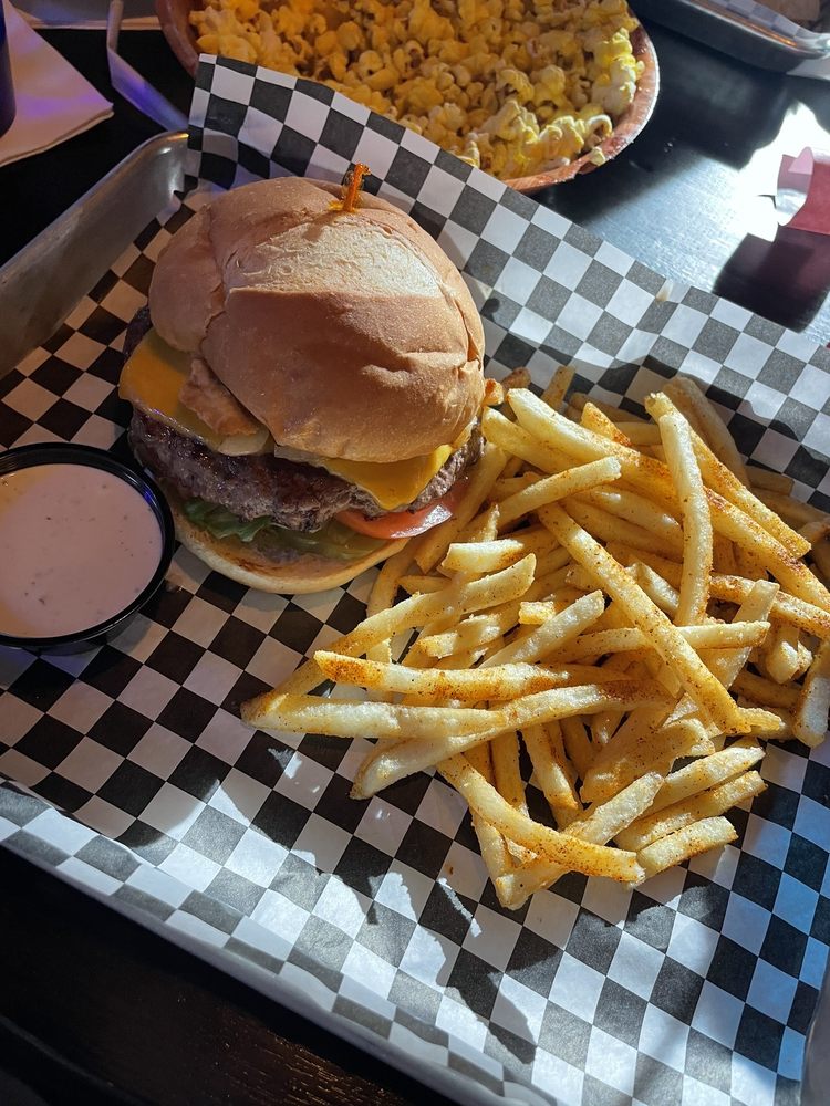 OLD 10 BAR & GRILL - Updated May 2025 - 10 Photos - 4100 N Washington ...