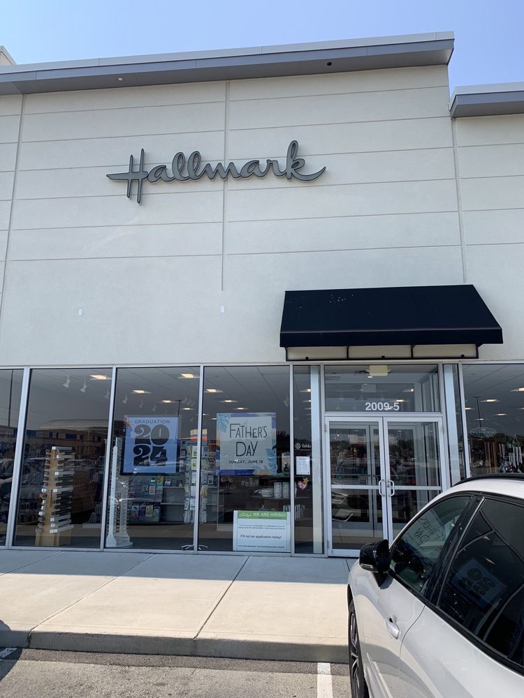 HALLMARK - Updated July 2025 - 12 Photos - 2009 E Greyhound Pass ...