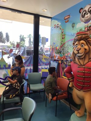 MAGICLAND DENTAL OF PACOIMA - Updated October 2025 - 56 Photos & 117 ...