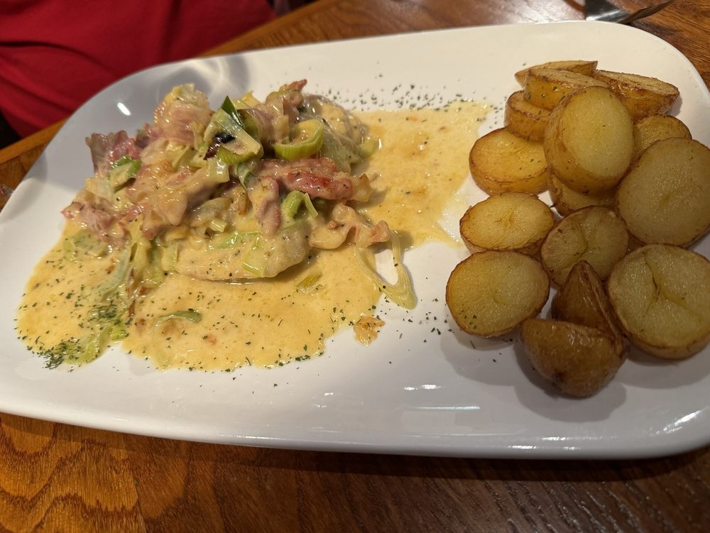 BAR LEO - Updated June 2025 - 10 Photos & 10 Reviews - 50 High Street ...