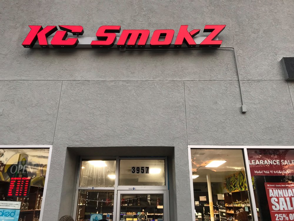 KC SMOKZ - Updated August 2024 - 116 Photos - 3957 Broadway Blvd ...