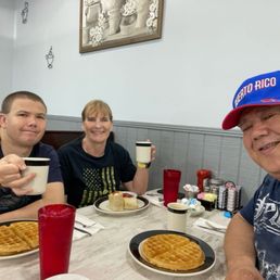 GUS FAMILY RESTAURANT - Updated June 2025 - 43 Photos & 29 Reviews ...