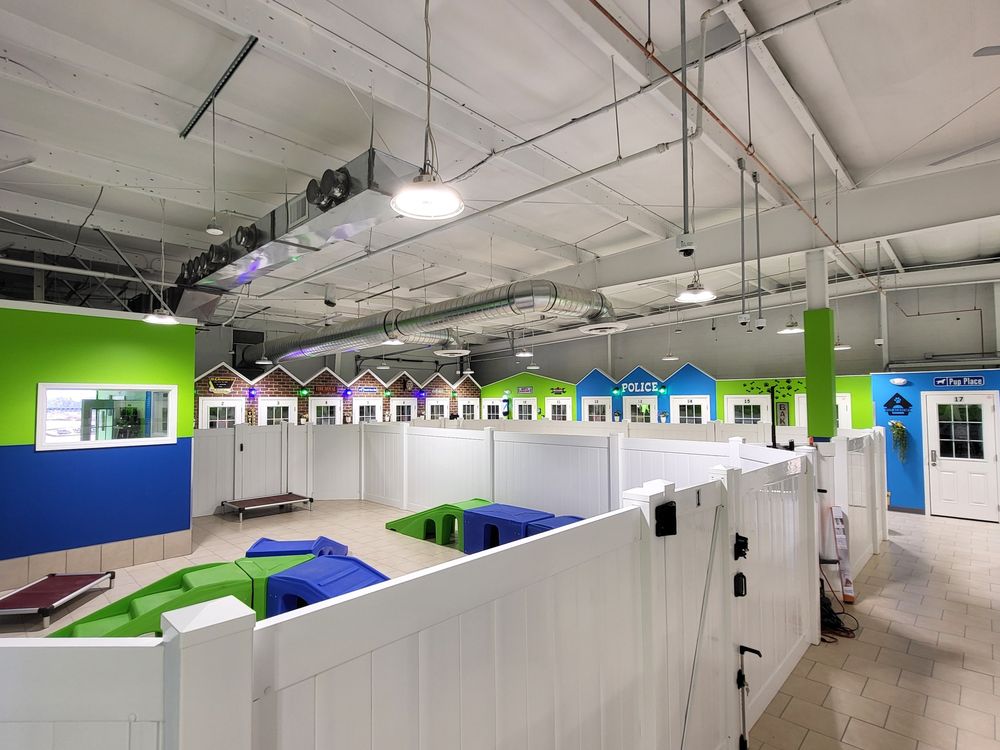 HOUNDS TOWN DENVER WEST - ARVADA - Updated October 2025 - 28 Photos ...