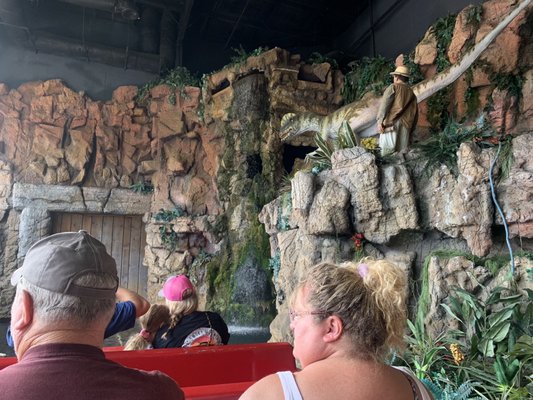 JURASSIC JUNGLE BOAT RIDE - Updated April 2024 - 52 Photos & 193 ...