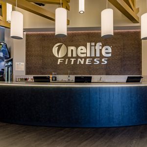 CRUNCH FITNESS - PERIMETER - Updated January 2026 - 52 Photos & 87 ...