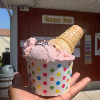 LITTLE RED BARN ICE CREAM CAFE - Updated January 2025 - 139 Photos ...