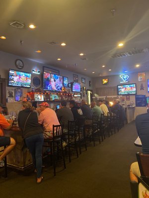 PUTTER’S PUB - Updated October 2025 - 40 Photos & 58 Reviews - 5183 ...
