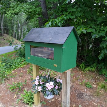 COMMUNITY BOOK BOX - Updated October 2024 - 21 Covered Bridge Rd ...