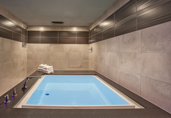 AXIS CHICAGO - 25 Photos & 18 Reviews - 5335 S Pulaski Ave, Chicago, IL ...