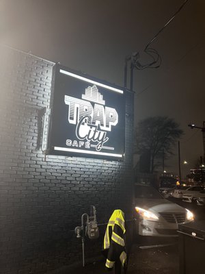 TRAP CITY CAFE - 60 Photos & 55 Reviews - 660 Northside Dr SW, Atlanta ...