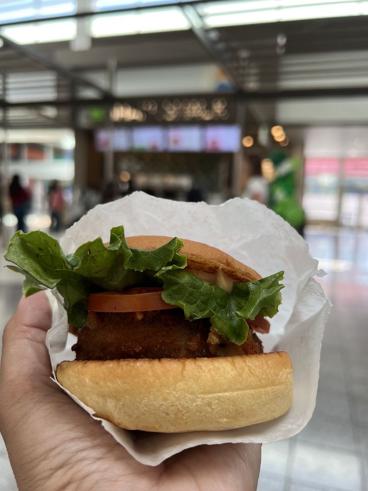 SHAKE SHACK - WESTFIELD PLAZA BONITA - 23 Photos & 14 Reviews - 3030 ...