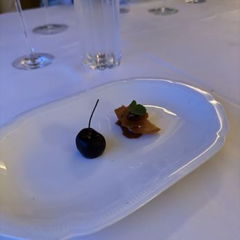 MONARCH - Updated August 2025 - 2564 Photos & 922 Reviews - 1401 Elm St ...