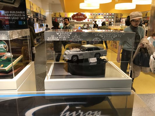 LEGO STORE - 60 Photos & 50 Reviews - Toy Stores - 119 Bellevue Sq ...