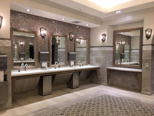 OUTLETS AT SAN CLEMENTE - Updated January 2026 - 874 Photos & 503 ...