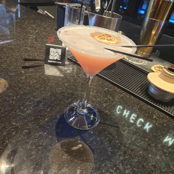 CHECKMATE - Updated July 2024 - 36 Photos & 37 Reviews - 546 Larned St ...