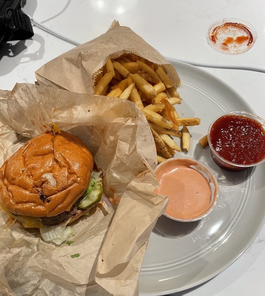 LITTLE BIG BURGER - 37 Photos & 106 Reviews - 3 Monroe Pkwy, Lake ...