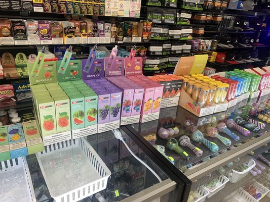 R&R SMOKE SHOP - Updated November 2025 - 26 Photos - 8254 Louise Ave ...