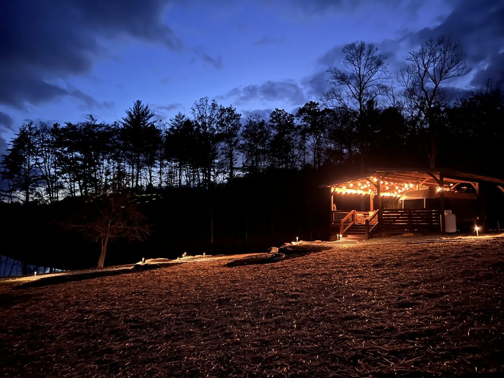 KERITH HOUSE - Updated October 2025 - 51 Photos - 611 Maple Grove Rd ...