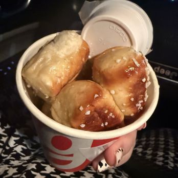 SWIG - Updated December 2025 - 53 Photos & 55 Reviews - 9510 N Meridian ...